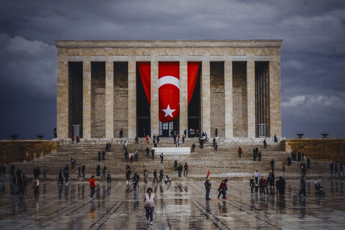 Le Drapeau Turc : Origine, Couleur Rouge & Symboles Le Blog d'Istanbul