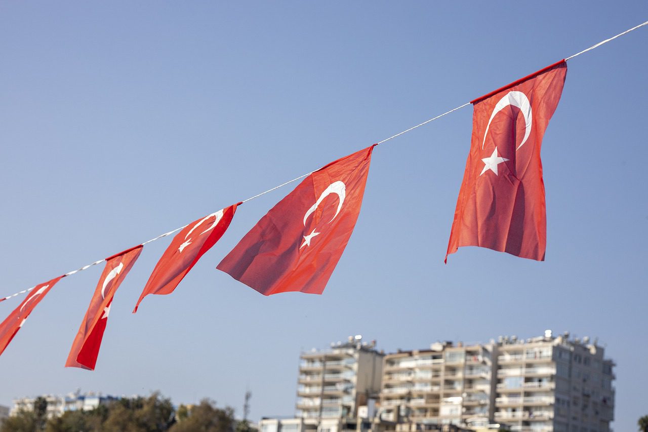 Le Drapeau Turc : Origine, Couleur Rouge & Symboles Le Blog d'Istanbul