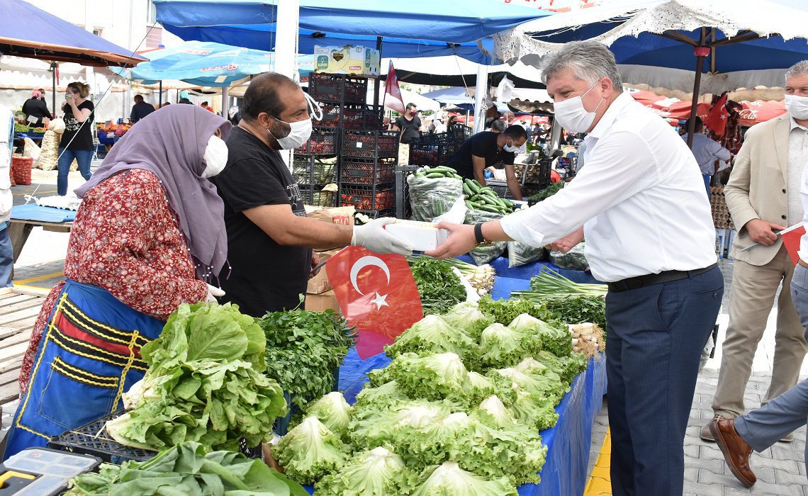 8 Meilleurs Marchés d'Istanbul [par Quartier, par Jour]