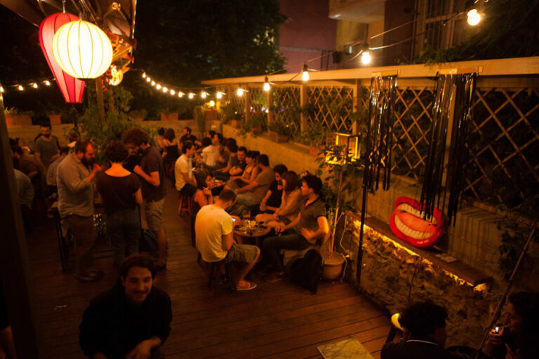 35 Meilleurs Bars à Istanbul pour Boire un Verre (2025)